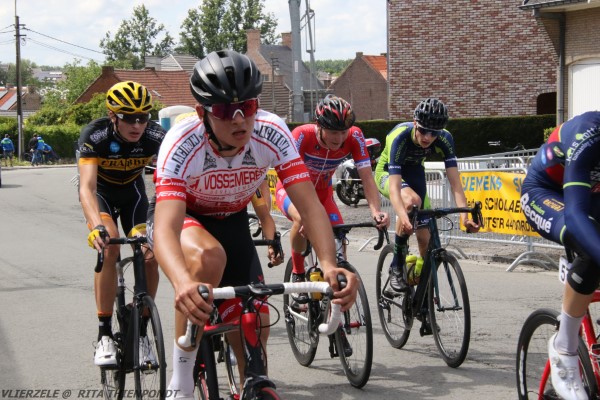 Michiel Coppens tekent als belofte bij het Mysenlan-Baboco-Douterloigne ...