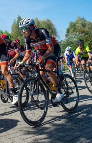 Victor Delbarge rijdt in 2023 voor het Urbano-Vulsteke Cycling Team ...