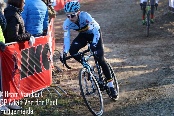 Kobe Goossens trekt ontspannen naar het WK in Bieles | cyclingsite.be