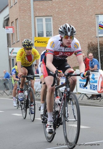 Thomas Mertens omvergereden door wagen: minstens 6 weken out ...