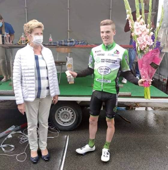 Robbe Dhondt wint de sprint van Maxim Delrue in Kanegem | cyclingsite.be