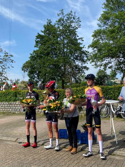 Lars D'hollander solo naar tweede zege van het seizoen | cyclingsite.be