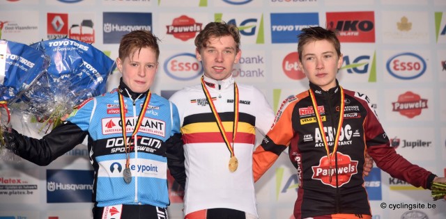 Aaron Dockx solo naar de Belgische titel te Kruibeke (foto's ...