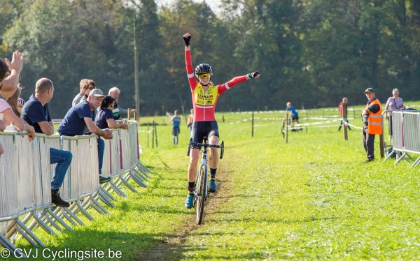Fotoalbum CX Challenge Alsemberg Dames | cyclingsite.be