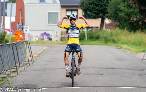 Onemanshow van Delano Heeren in Steenhuffel (foto's) | cyclingsite.be