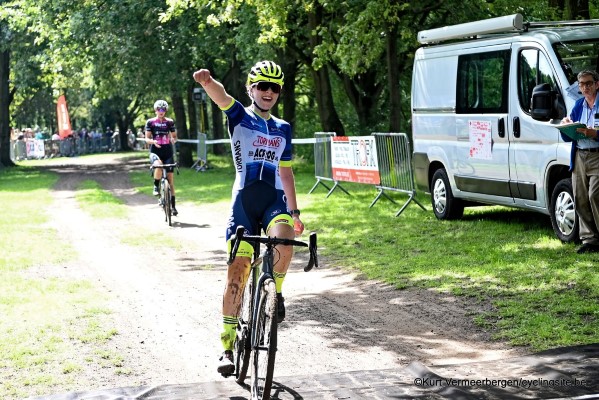 Fotoalbum cross 2023-2024 damesreeks Kessel | cyclingsite.be