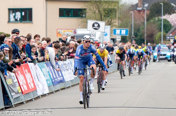 Simon Dehairs wint GP Vermarc 2024 (foto's) | cyclingsite.be