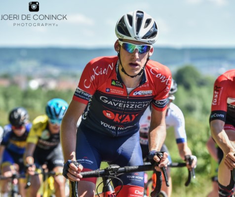 Thomas Martens moet nipt de duimen leggen voor Logan Currie ...