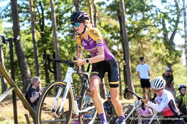 Fotoalbum cross Baal 1-10-23: dames | cyclingsite.be