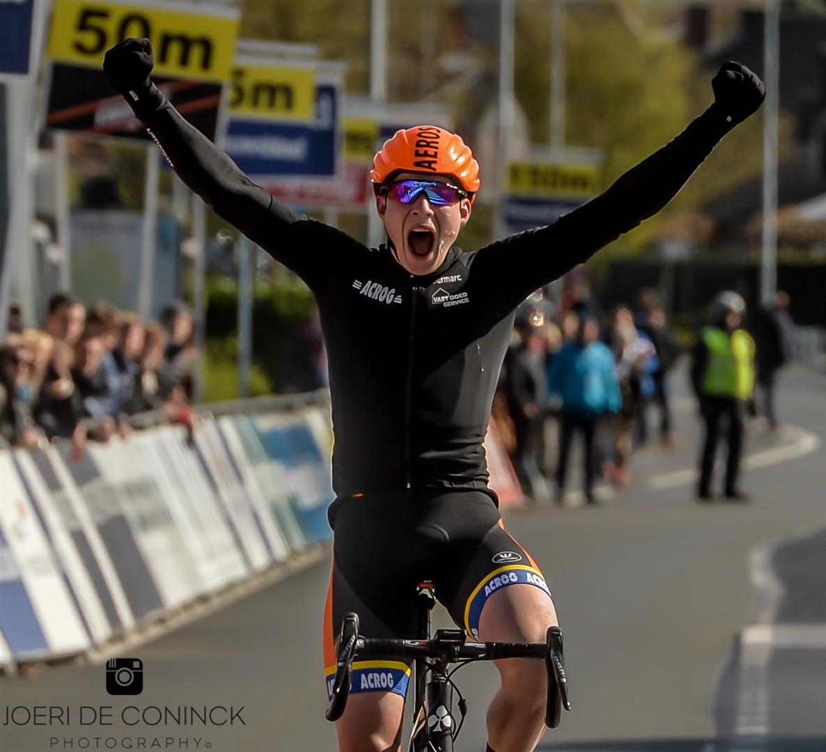 Jasper Philipsen heeft de snelste benen in E3 Harelbeke junioren (foto ...