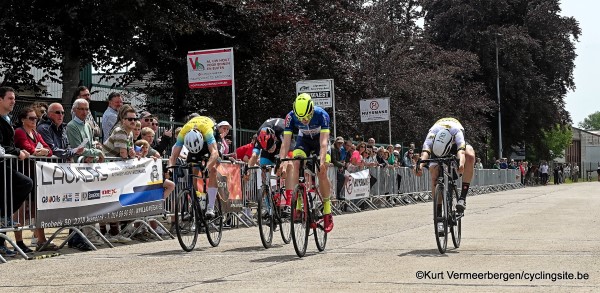 Stan Van Looy sprint naar eerste zege uit zijn jonge loopbaan (foto's ...