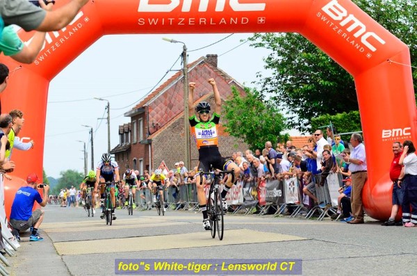 Davide Bomboi wint Hageland Classic 2016 | cyclingsite.be