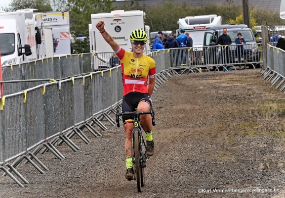 Lentel Huys, Zita Peeters en Nette Coppens winnen de damesreeks in ...