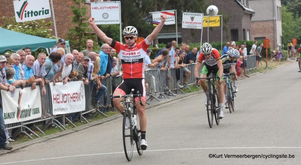 Wouter Van Ende is de snelste van 7 in Mol Gompel (foto's & video ...