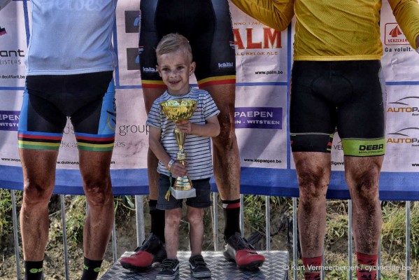 Zeges voor Kristof Cop , Arne Daelmans, Erik Dekker en Mark Verloo in ...