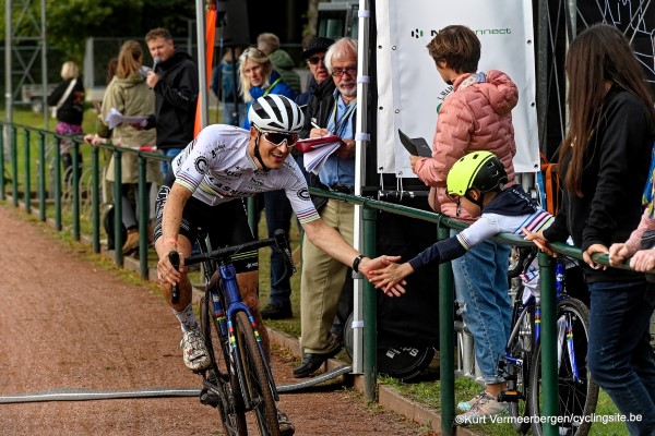 Fotoalbum cross Vorselaar 23-09-23 : elite3 & masters | cyclingsite.be
