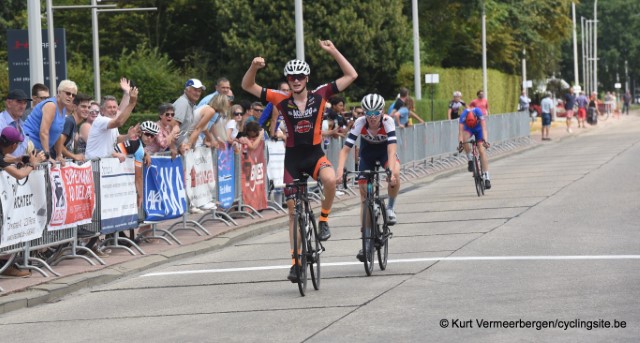 Sterke Daan Martens grijpt de zege in Hulshout (foto's) | cyclingsite.be